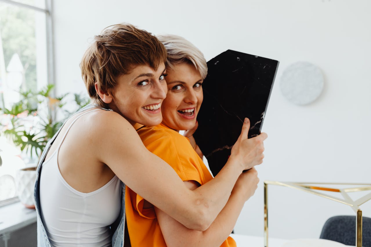 How to Be a Better Girlfriend Emotionally - ENM Living